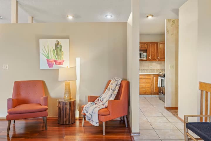 Private Arcade • Hot Tub • Fire Pit • Mntn Views - Colorado Springs, CO