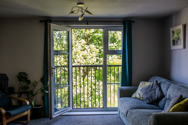 Excellent Location In The Heart Of Withington Vill - Cheadle