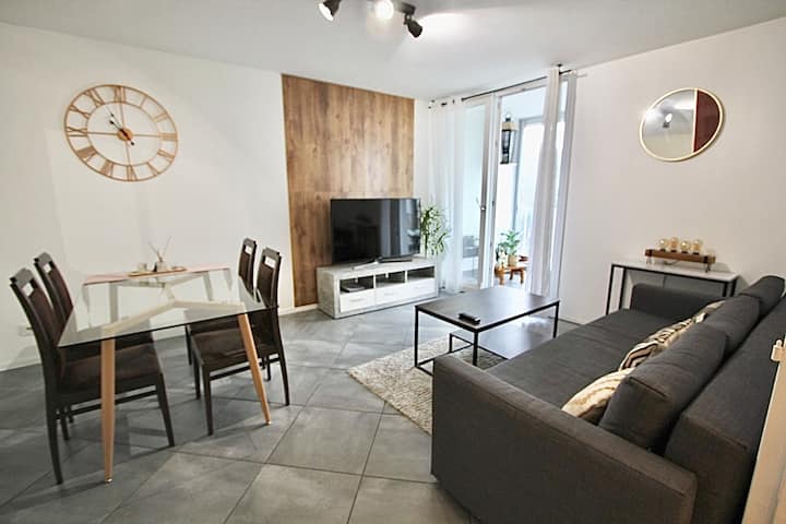 Pied à Terre - Appartement 75m2 - Parking Gratuit - Oullins