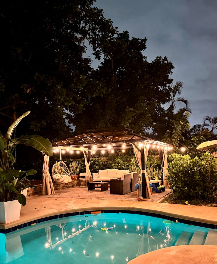 3 Bedroom Designer House-pool, Gazebo & Fire Pit! - Palm Beach Gardens, FL