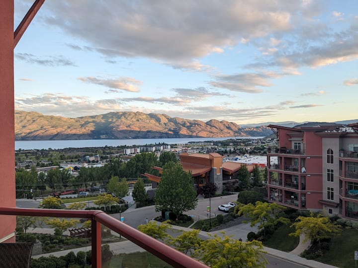 Top Floor Condo In The Okanagan. - West Kelowna