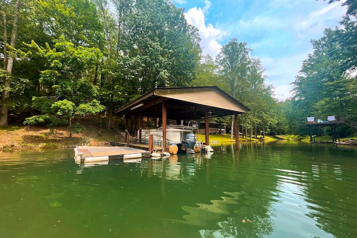 Serenity Cove | Lakefront W/ Boats, Family Fun - Smith Mountain Lake, VA
