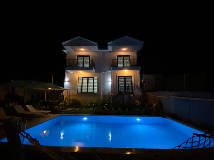 ıSıtmalı Havuzlu Muhteşem Doğa Içinde, Meva Villa - Kocaeli