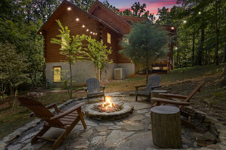 Cozy, Beautiful Mountain Lodge - Lake Lure, NC