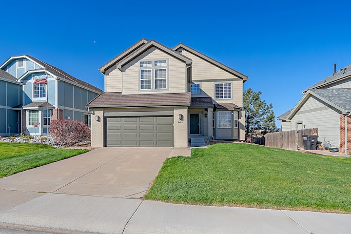 Sunny 4br Open-plan Home With Panoramic Views - Aurora, CO