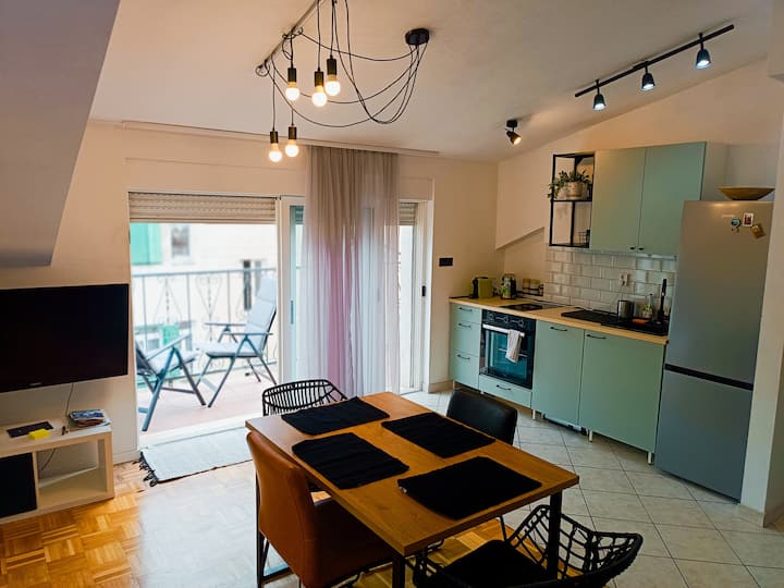 Buzzy Apartment (Sunny Terrace & Nice View ) - Split