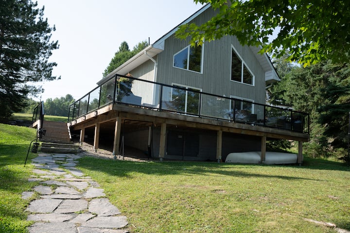 Beautiful Waterfront Cottage In Muskoka - Huntsville