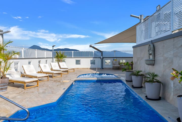 Coastal Chic In Heart Of Cairns With Rooftop Pool - Cairns