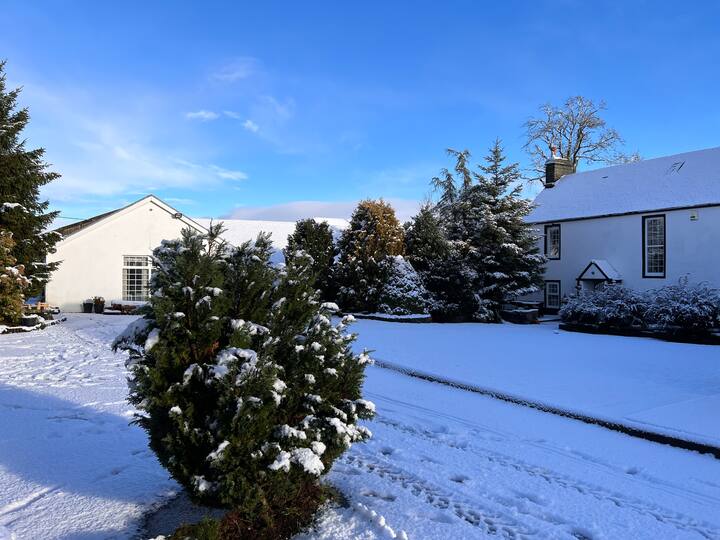 Superb Farm Central Scotland Parking 11 Sleeps, 11 - Strathaven
