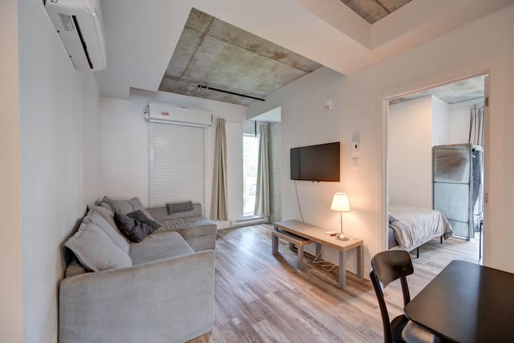 Modern New Condo Freshly Built - ドルバル