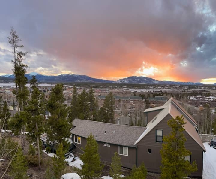 Winter Park Mountain Home/near Bus Stop/sleeps 7!! - Fraser, CO