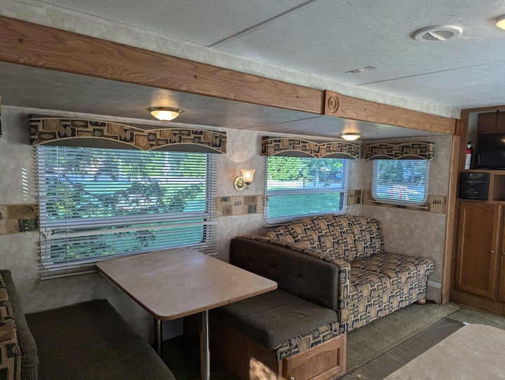 Springdale Trailer | Rustic Stay W/ Beach Access - Ontario