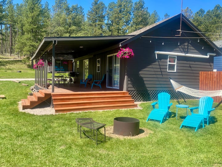 Horse Creek Resort- Cabin 12 - Hill City, SD