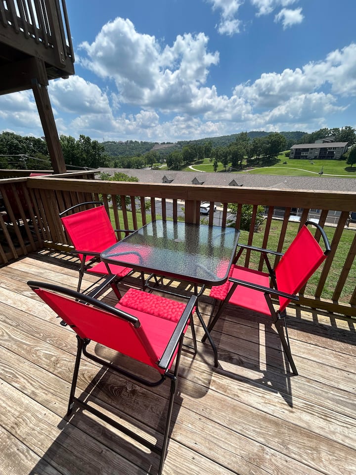 Walk-in Studio, King Bed, Wi-fi - Branson, MO