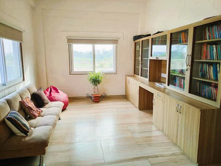 Tranquil Farmstay | Hot Tub & Gazebo| 10 Min Drive - Bhopal
