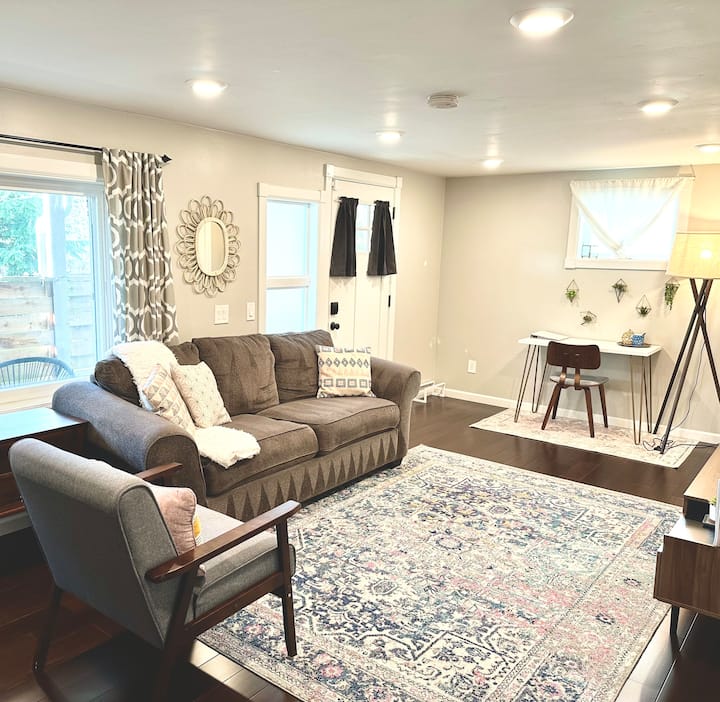 Modern & Cozy Home Away From Home - 西雅圖, WA