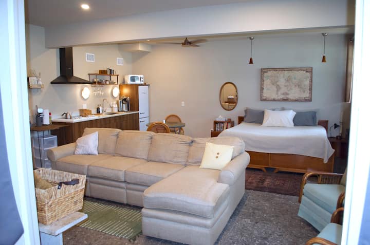 The Artist Studio W/ Pool ($0 Cleaning Fee) - Temple Terrace, FL