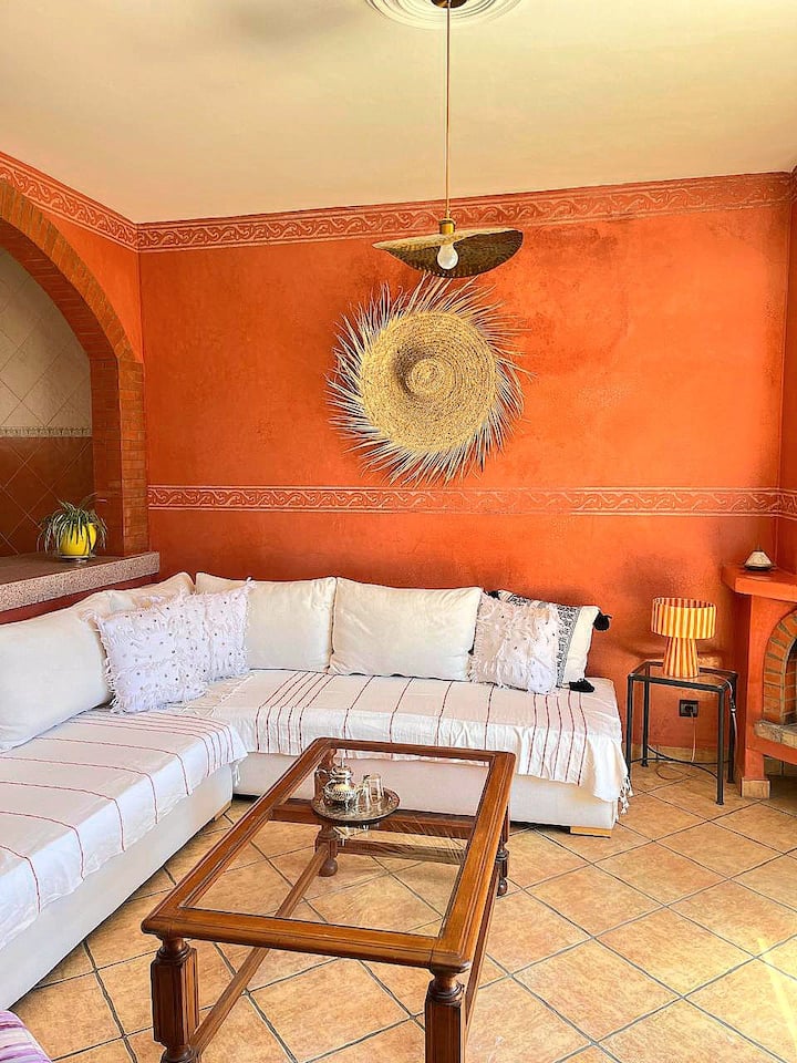Cosy Appartement Avec Terrasse Privée - As-Suwajra