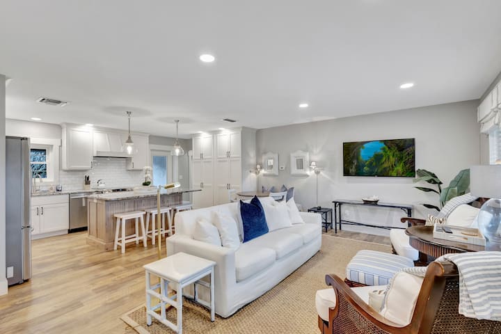 Minutes To Beach, Stylish 3br Home, Outdoor Shower - Hobe Sound, FL