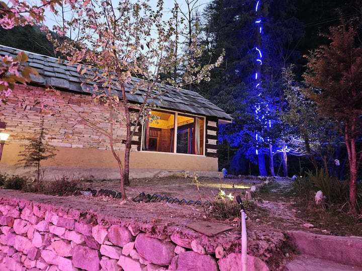 The Great Escape-cosy Riverside Mountain Hideaway. - Jibhi