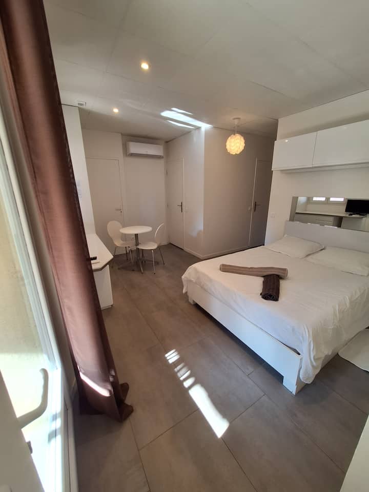 Studio, Plain-pied, Terrasse, Parking Clôturé - Le Thor