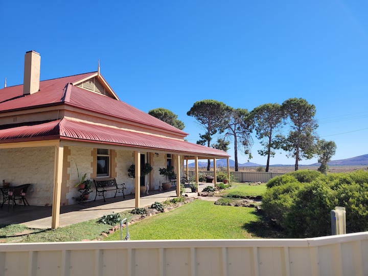 Rockville: Spacious 4-bedroom Country Homestead - Hawker