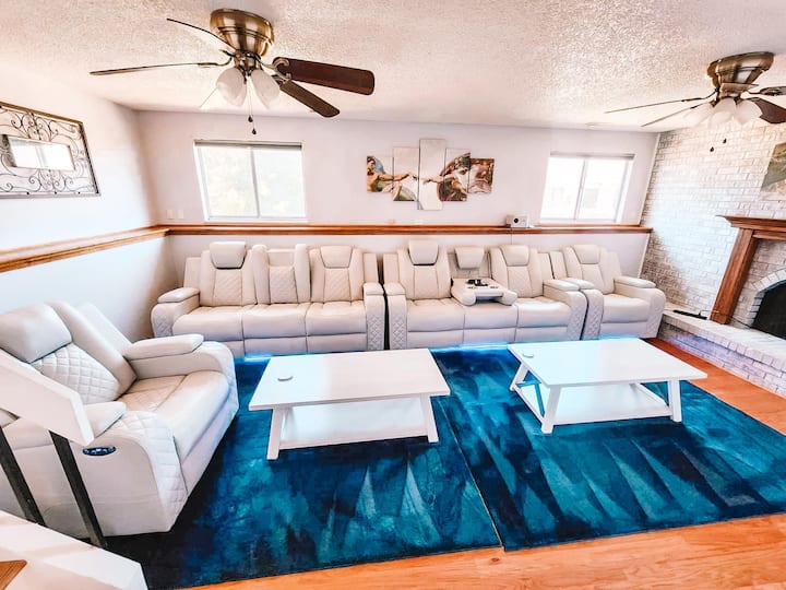 Pet Friendly Central Location King Bed Peaceful - Colorado Springs