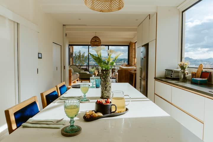 Stunning Views, Walk To Centro! - Ecuador