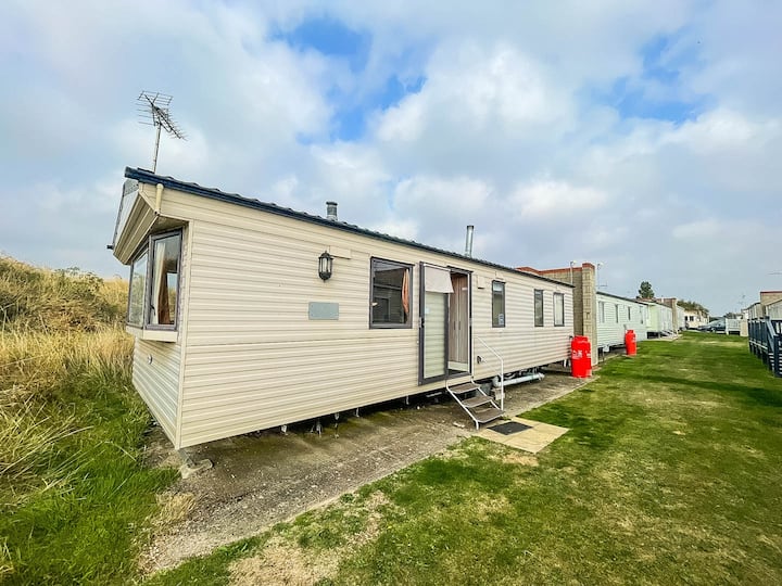 Lovely 6 Berth Caravan At Naze Marine Holiday Park In Essex Ref 17275c - Suffolk