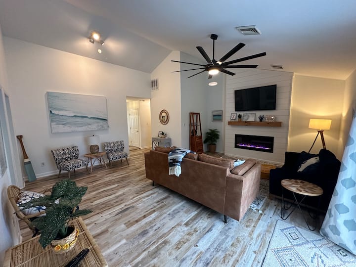 New Ev Charger! 4br, Steps 2 Beach, Screened Porch - Cape May Point, NJ