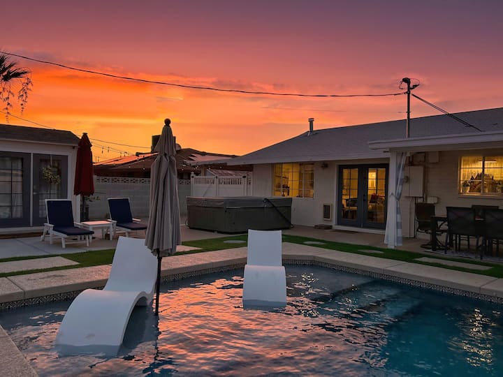 Old Town Oasis – Pool, Spa, Private Studio & Lawn - Scottsdale, AZ