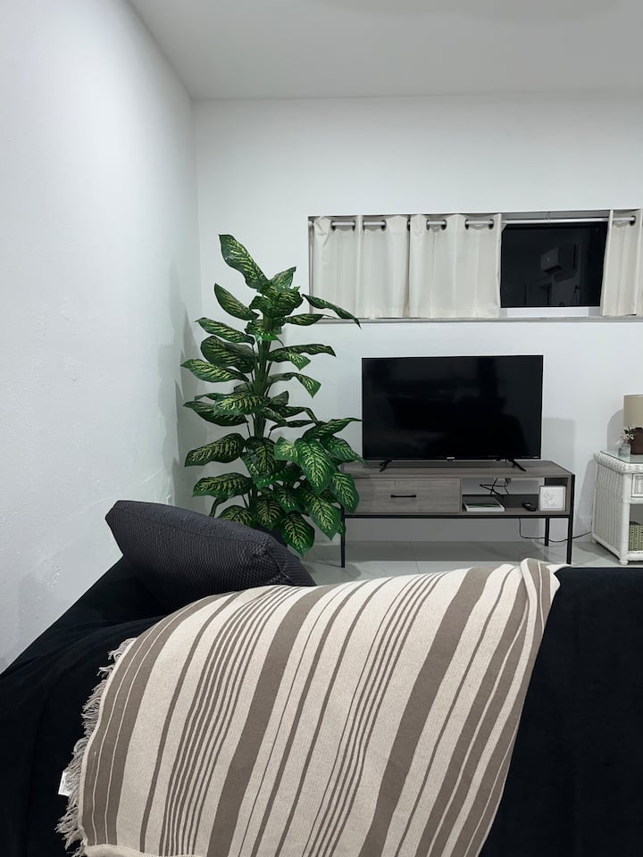 Suite With Private Entrance In Pembroke Pines - 할리우드