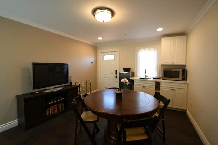 1-bedroom Suite Next To Park And Near Restaurants - Mountain View, CA