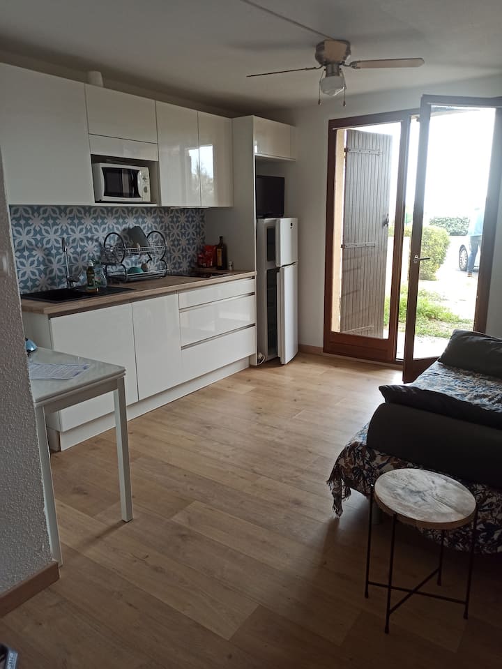 50 Mètres De La Plage. Appartement Refait à Neuf - Leucate