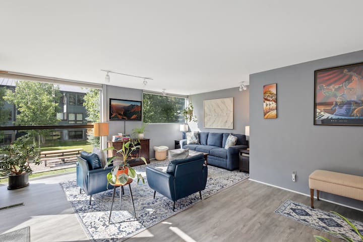 Walk To Ski! Cozy, Spacious & Perfect Location - Telluride