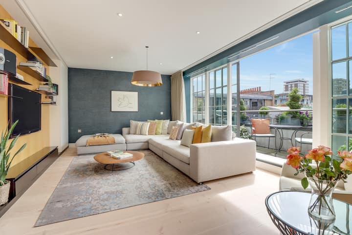 Spacious Luxury Designer Flat With Ac & Concierge - London