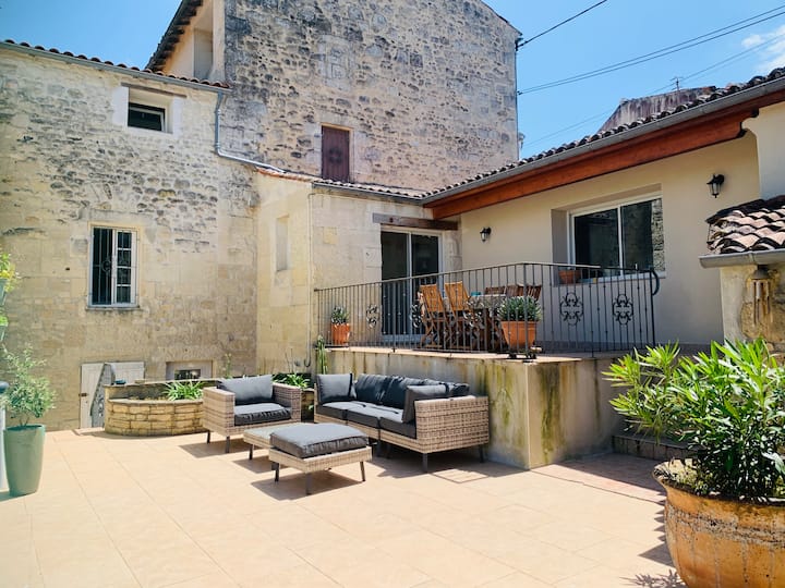 Charmante Maison En Coeur De Ville Historique - Saintes