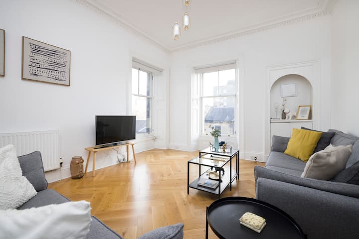 The Haymarket - Scandi Central Edinburgh Home - Edinburgh