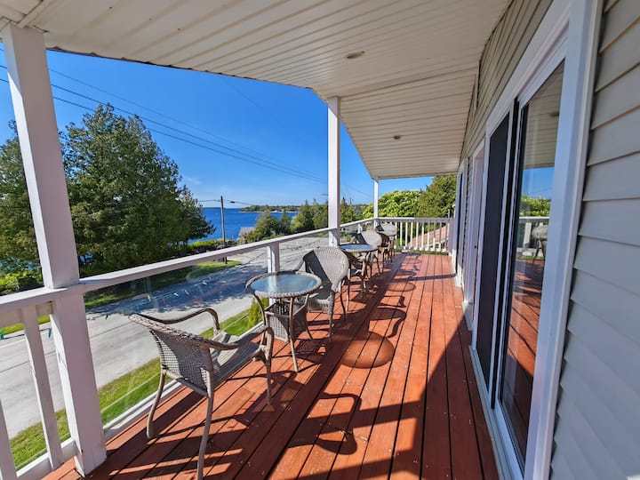 Harborfront Ensuite | Cozy Stay At Innisfree B&b 2 - Tobermory