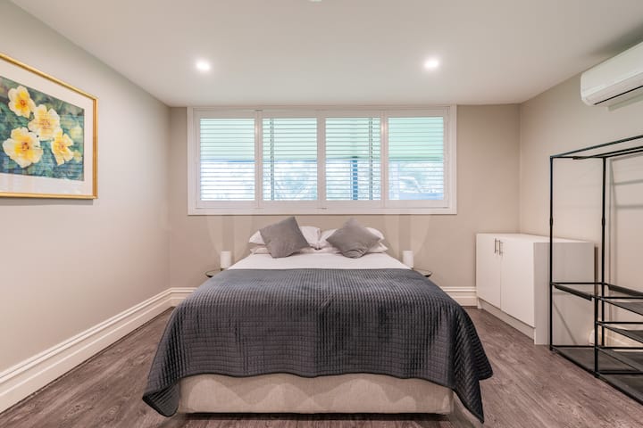 Winemakers Cottage, At Vineyard 4 Bedrooms 2 Story - Warragul