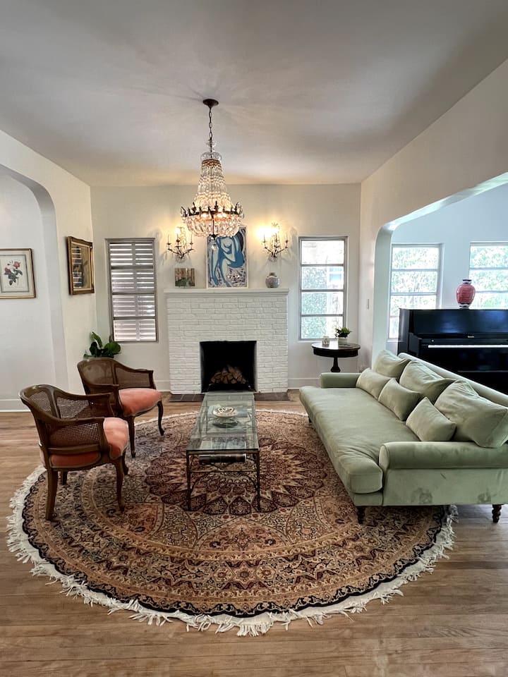 Adorable Cottage In Prime Wpb Location With Pool ! - West Palm Beach, FL