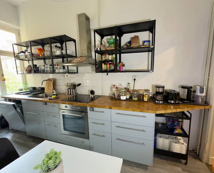 Artsy Room | 5 Minutes From Schönhauser Allee - Berlin