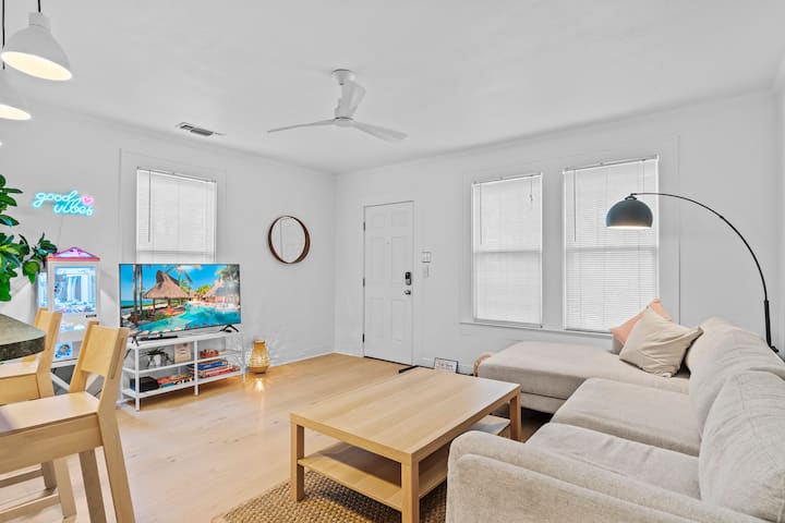 One Block From South Congress - 90/100 Walk Score - Austin, TX