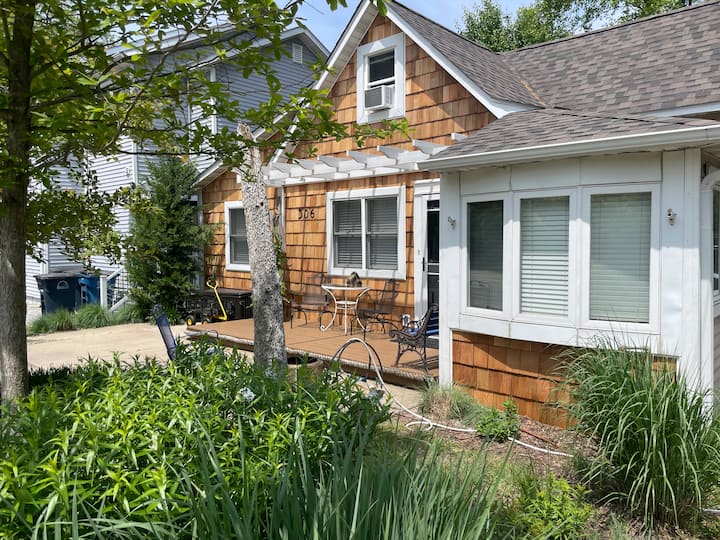Artsy & Convenient Family Cottage Steps From Beach - Michigan City, IN