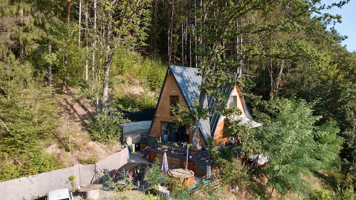 Hanguloft - Relaxare Pe Malul Lacului Bicaz - Hangu