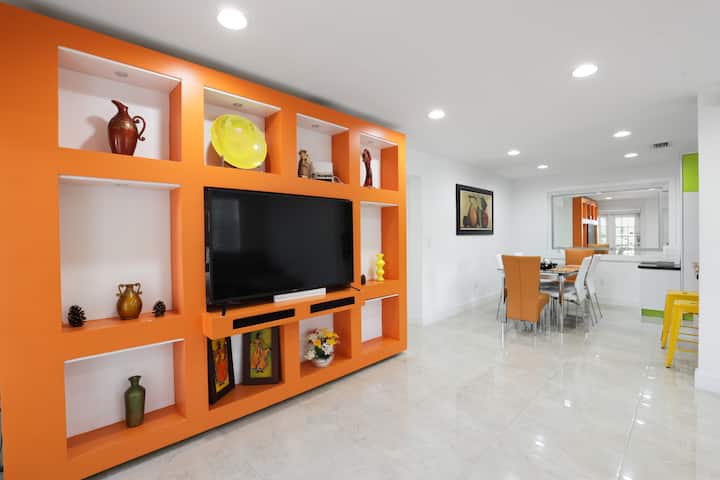 Casa Colores | Hard Rock Showtime Quarters - Pembroke Pines, FL
