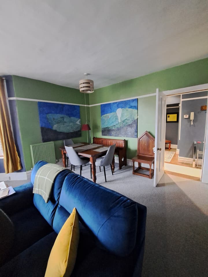 Large 2-bed Apt. Free Parking & Wi-fi - Long-term! - Wetherby