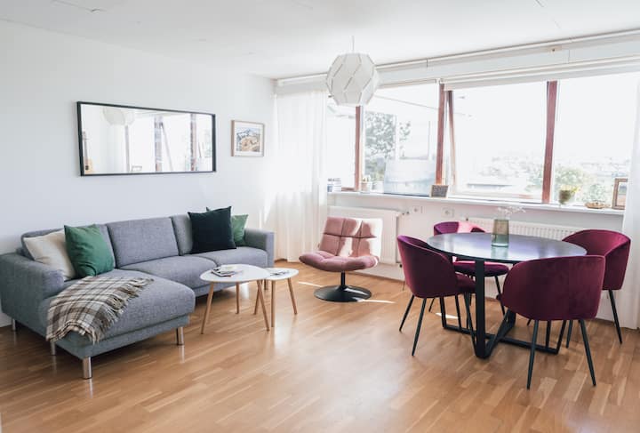 Nice Apartment With Beautiful View And Parking - Reykjavík