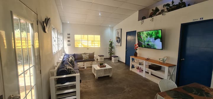 Beach House, 2nd Row, Wifi, Air-cond, Big Pool - El Salvador