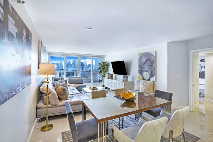 Some Like It Hot!  Miami Skyline & Water Views 4br - Miami, FL